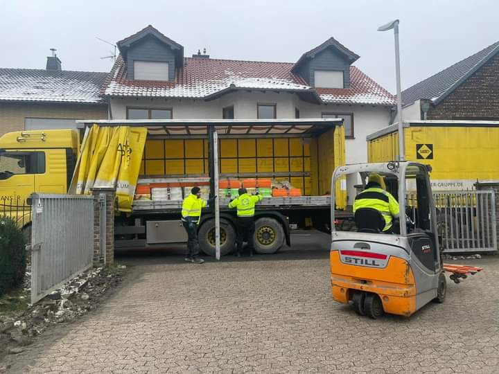 Rohrdorfer spendet 28 Tonnen Baustoffe für den Wiederaufbau im Ahrtal ...